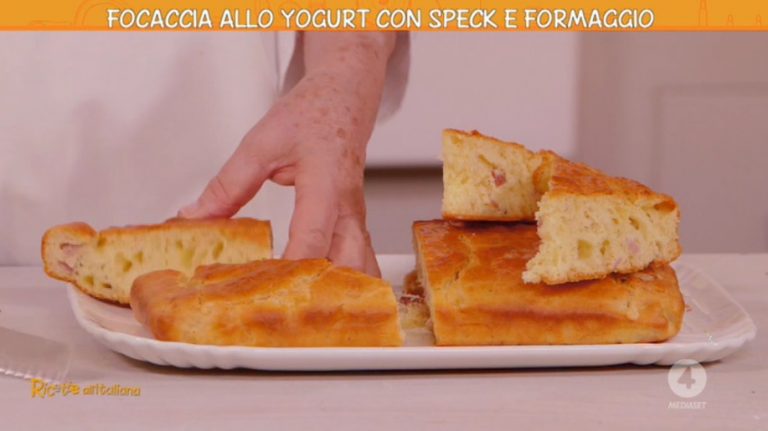 Ricette all’italiana | Ricetta focaccia allo yogurt con speck e ...