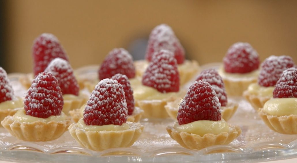 The Modern Cook | Ricetta friandises al lampone (pasta frolla) di Csaba