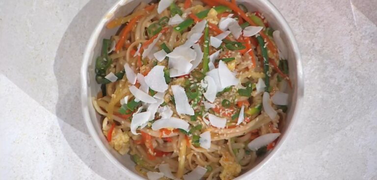 É sempre mezzogiorno | Ricetta noodles con verdure di Gilberto Neirotti