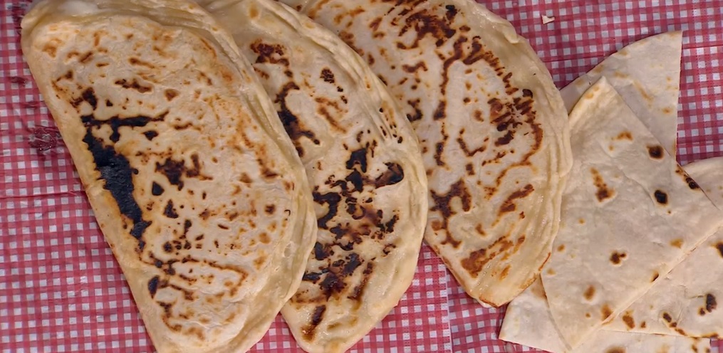 É sempre mezzogiorno | Ricetta Cassone Caplèt di zia Cri