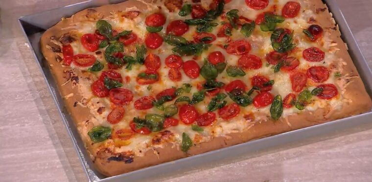 É sempre mezzogiorno | Ricetta pizza a filetto di Fulvio Marino